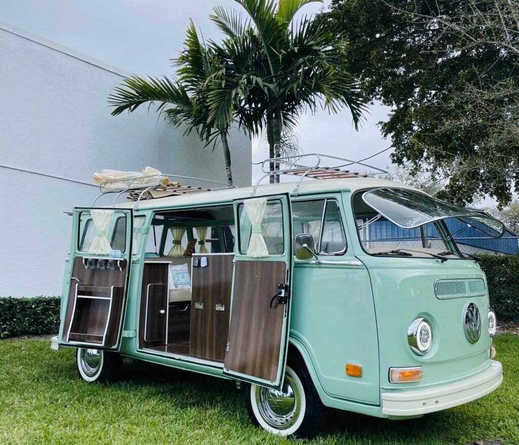 BAY WINDOW VW BUS T2 - USA Custom Bus