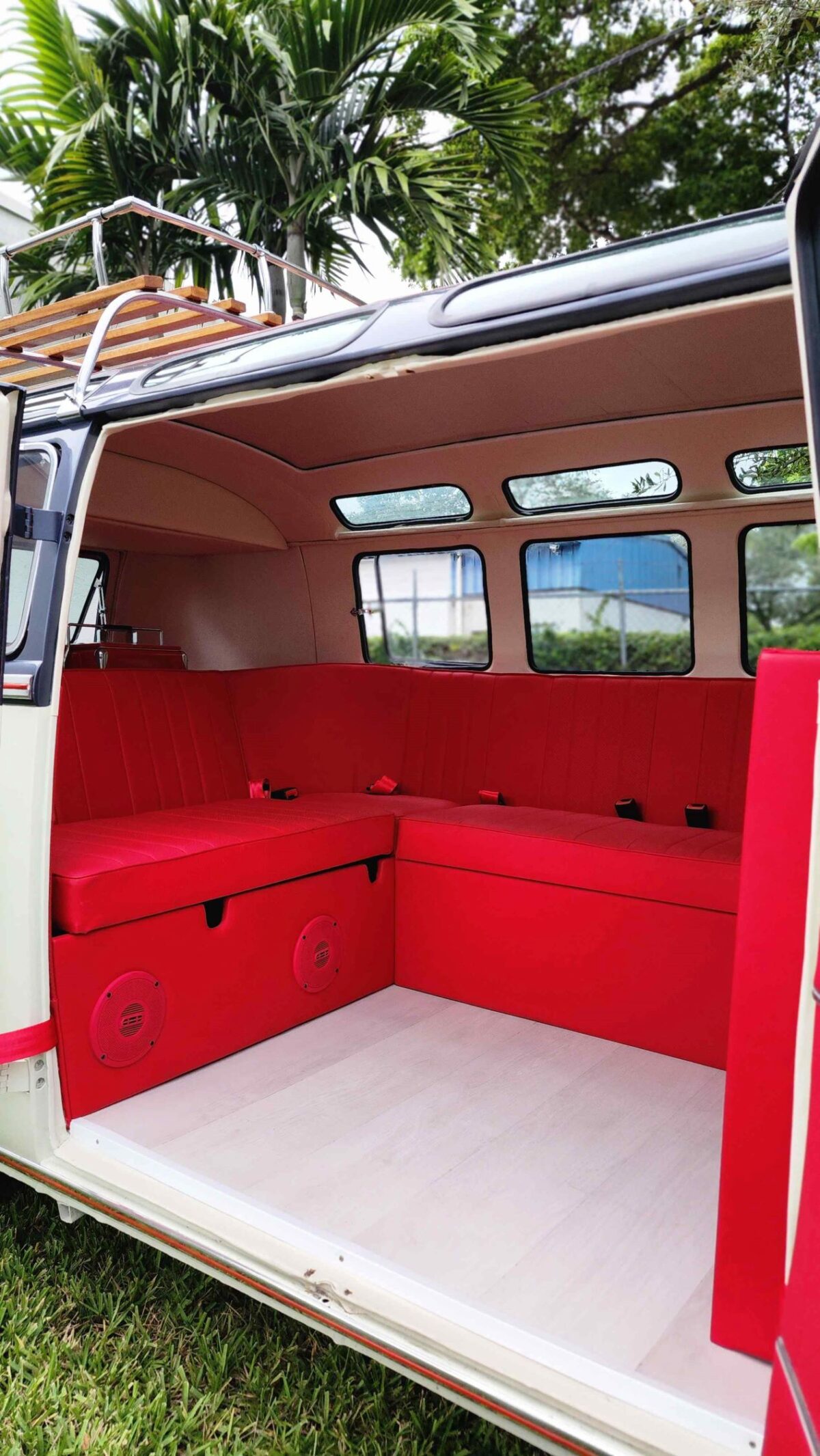 *SOLD* 1972 WHITE VANILLA & GREY METALLIC VW BUS - USA Custom Bus