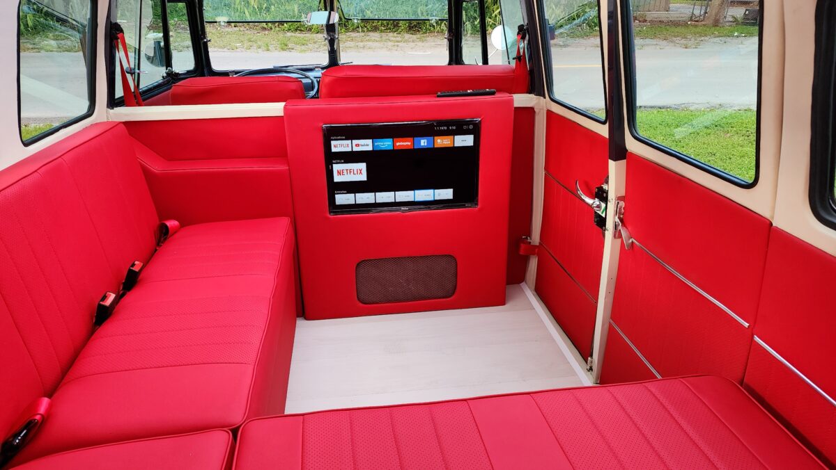 *SOLD* 1972 WHITE VANILLA & GREY METALLIC VW BUS - USA Custom Bus