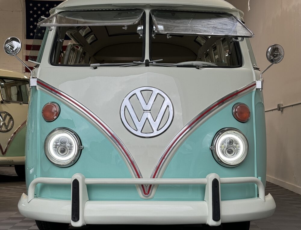 1972 VW BUS SAMBA RECREATION MIAMI BLUE - USA Custom Bus